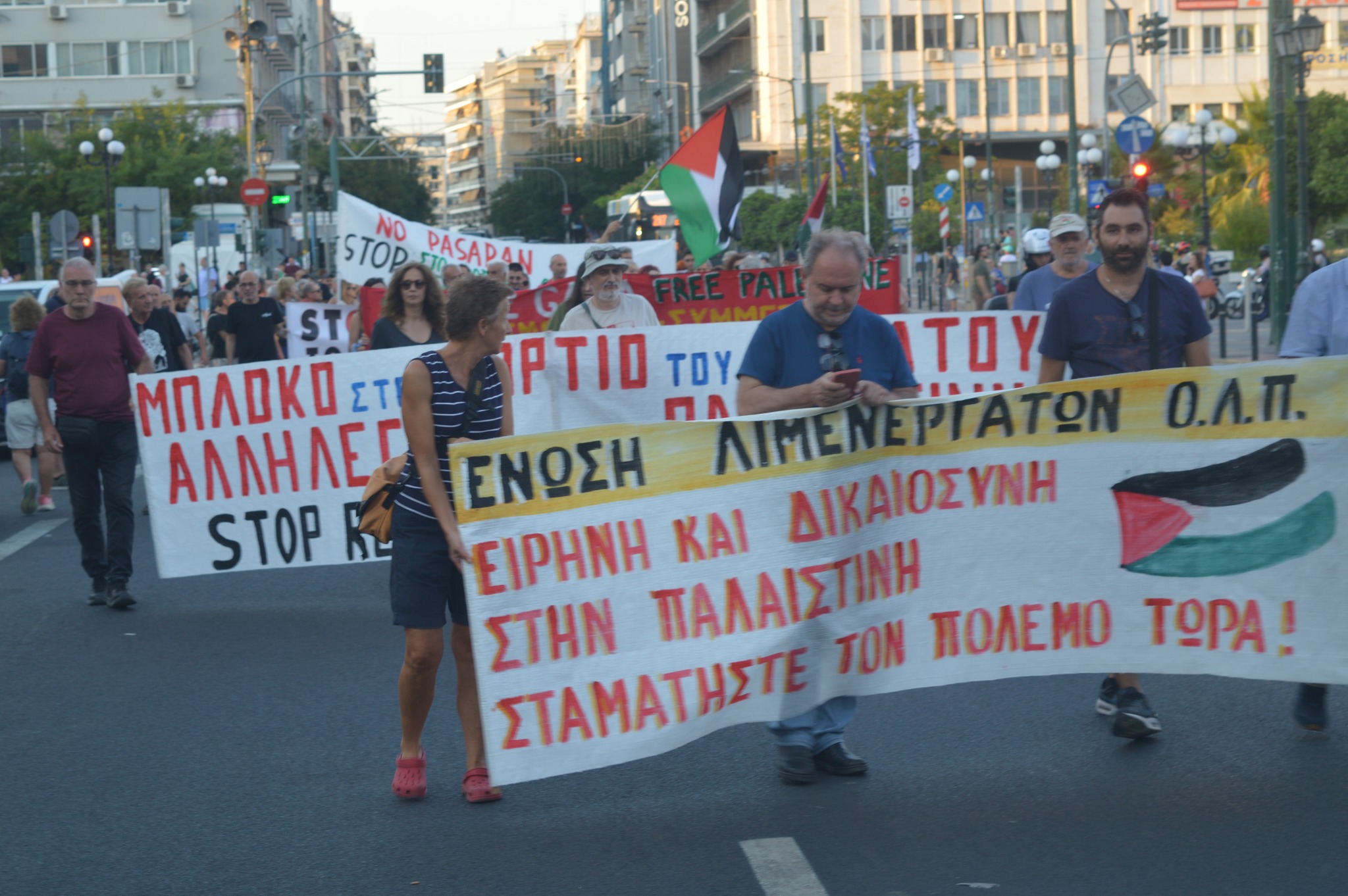 BDS Greece: Κάτω τα χέρια από τους λιμενεργάτες του Πειραιά! - KOMMON